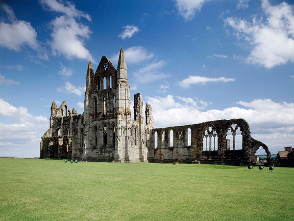 Historic Buildings in Whitby - Historic Buildings and Monuments to Visit
